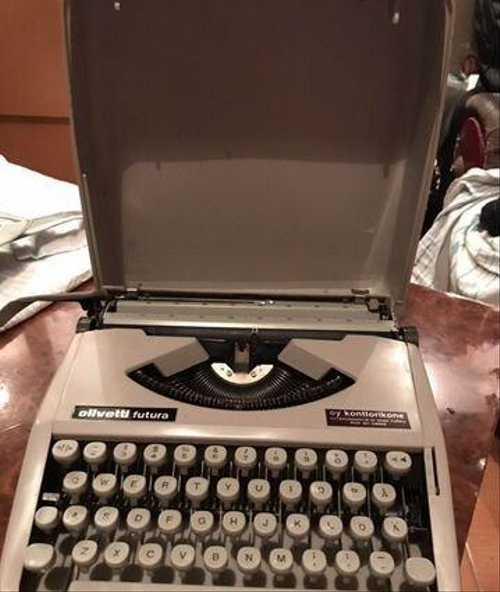 Пишущая машинка Olivetti futura