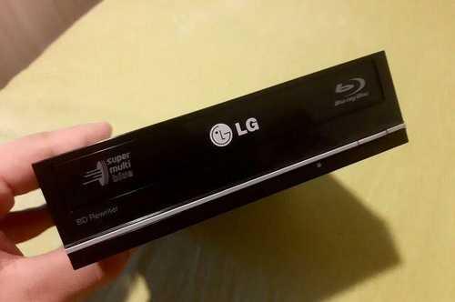 Пишущий Blu-Ray привод LG BH10LS30 SATA