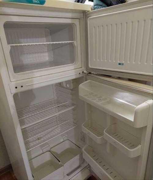 Холодильник Stinol 242Q