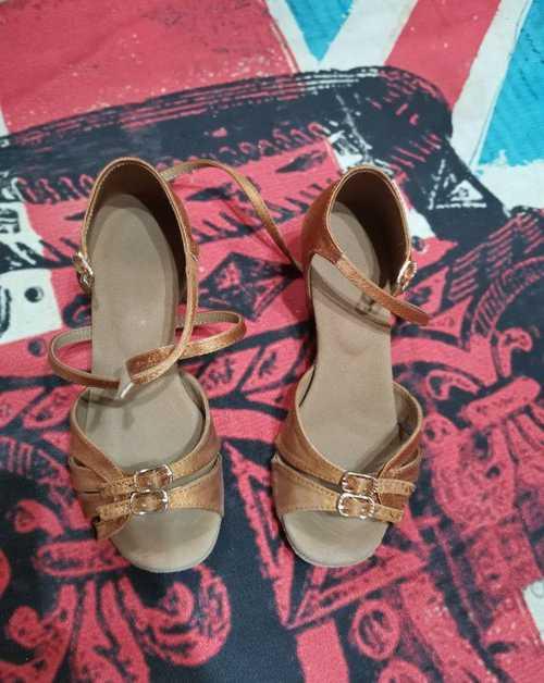 Тюфли для бальных танцев