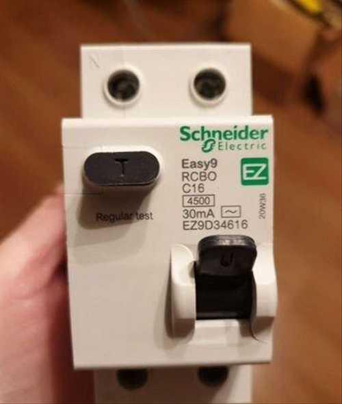 Дифф. автомат Schneider Electric Easy9 C16 30 mA