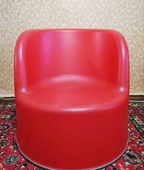 Кресло IKEA, пластик, красное, design hagberg