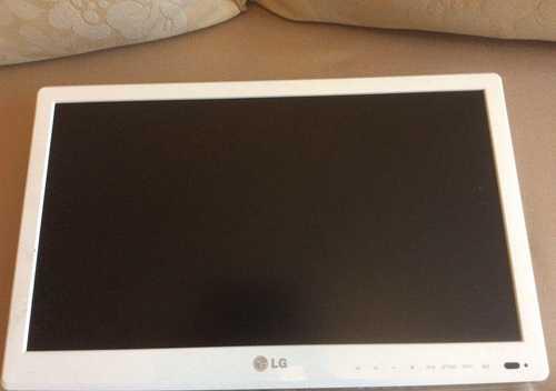 Продам телевизор LG 22ls3590 22"