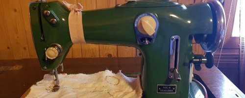 Швейная машина Типа Лада 233