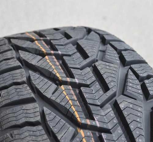 Зимние шины 245/40R18 Kormoran Snow