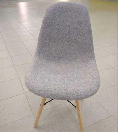 Стул Eames в тканевой обивке