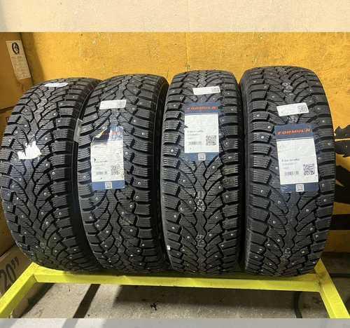 Pirelli Formula Ice 215/60 R17