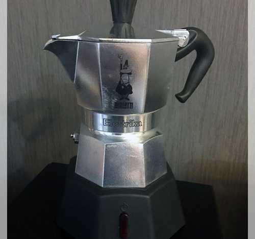 Гейзерная электрическая кофеварка Bialetti Elettri