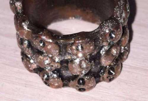 Кольцо перстень с черепами