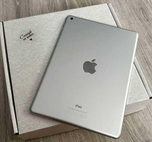 iPad 5 (батарея 100%, отличный подарок)