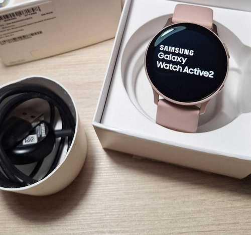 Samsung Galaxy Watch Active 2 40мм Ваниль