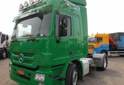 Pазбираем грузовик Mercedes-Benz Actros mpii 2002