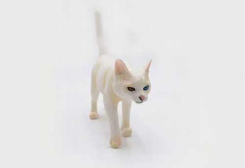 Фигурка M4668 Белая кошка (стоит)