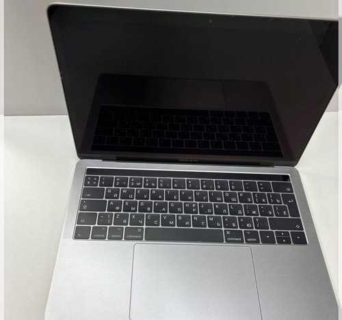 Apple macbook pro 13 2017 8gb/256gb TouchBar