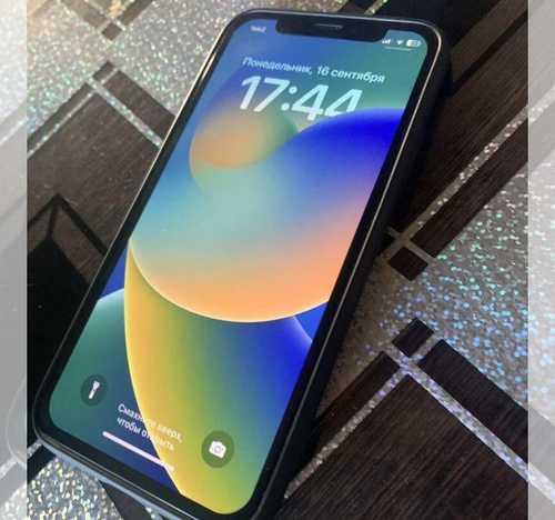 iPhone X, 64 ГБ