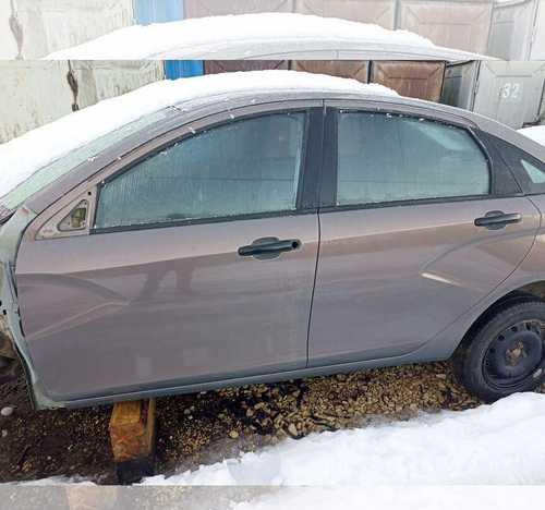 Дверь Левая в сборе LADA Vesta 2020