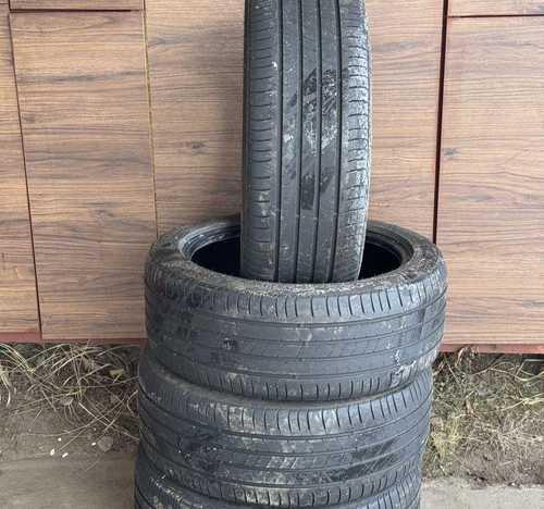 Kumho Ecsta HS51 235/45 R18 94H
