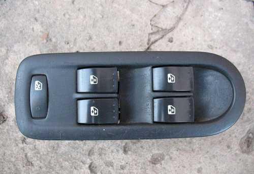 Блок кнопок стеклоподъемников Renault Megane 2