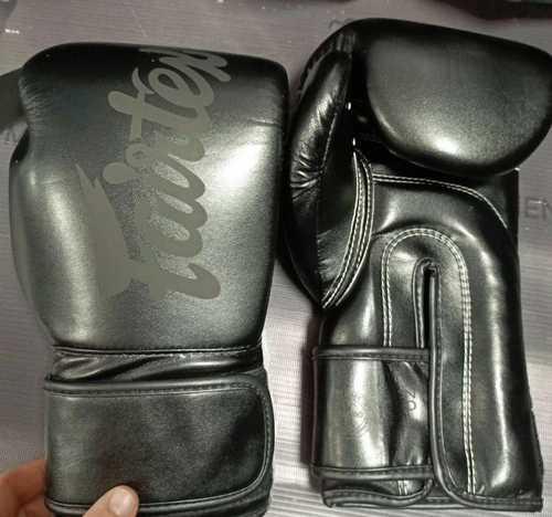 Боксёрские перчатки Fairtex BGV14 Solid Black