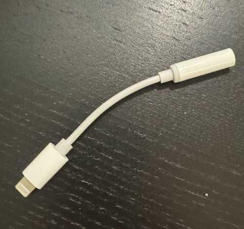 Apple переходник lightning на 3.5 mm jack