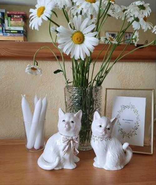 Фарфоровые статуэтки кошки и кота