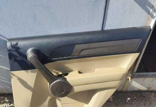 Обшивка двери Honda C-RV