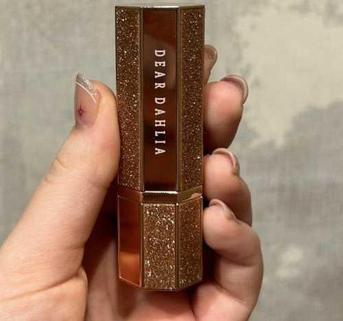 Dear dahlia allure shine lustrous lip помада