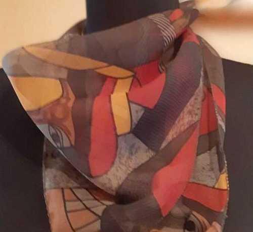 Шейный платок с абстрактным рисунком
