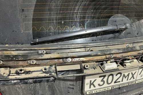 Крепление накладки 5й двери Range Rover Sport L320
