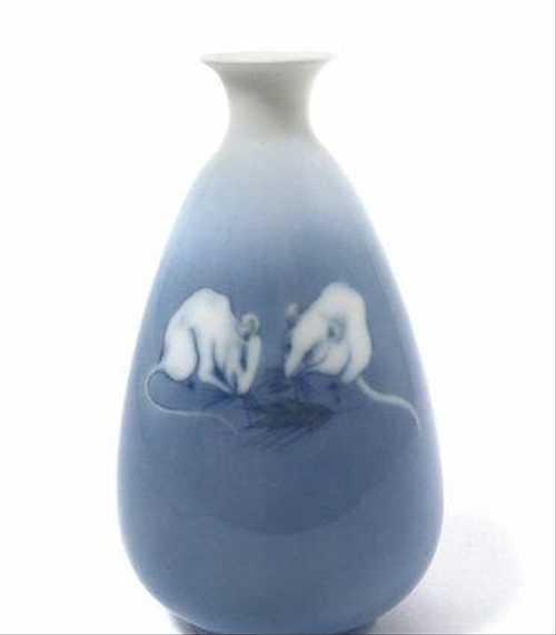 Фарфоровая ваза с парой белых мышей. Rosenthal