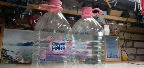 Пустые бутылки из под воды 5л