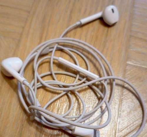 Наушники apple earpods