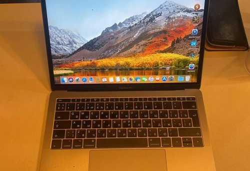 MacBook Pro 13 (2017), 128 ГБ, Core i5, 2.3 ГГц, RAM 8 ГБ, Intel Iris Plus Graphics 640