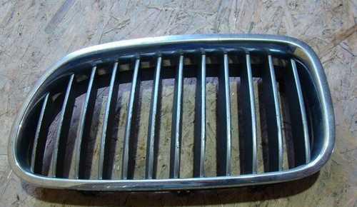 BMW F10 Решетка радиатора левая