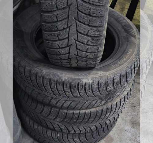 Laufenn I Fit Ice LW 71 215/65 R16