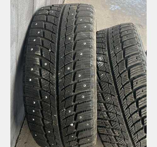 Accelera AT 70-75 225/40 R18 190ZR