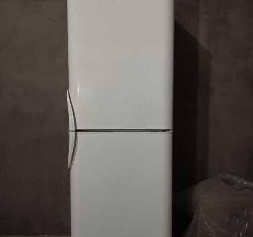 Холодильник indesit