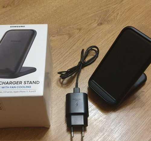 Беспроводное зарядное устройство Samsung EP-N5200