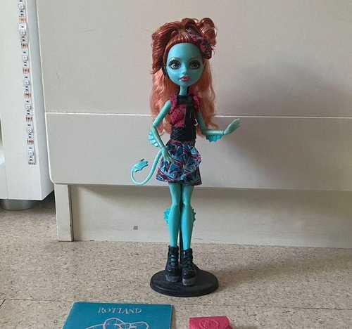 Кукла монстер хай Лорна Макнесси monster high