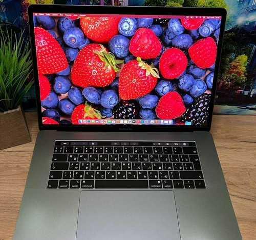 Macbook pro 15 2019 i9/32/1tb/ Vega 20 Топовый