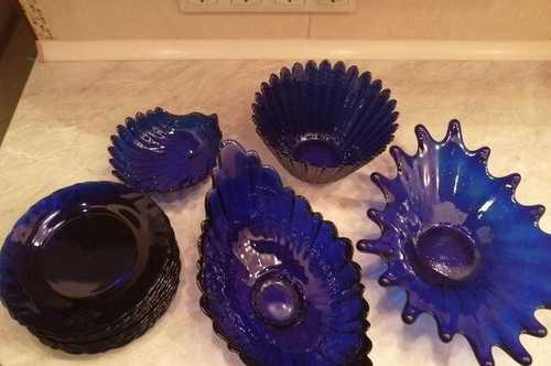 Комплект посуды синего стекла