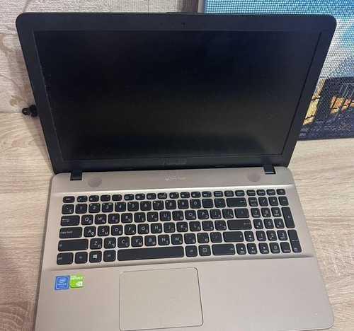 15.6" ASUS D541S, Pentium, RAM 4 ГБ, 1000 ГБ, GeForce 810M