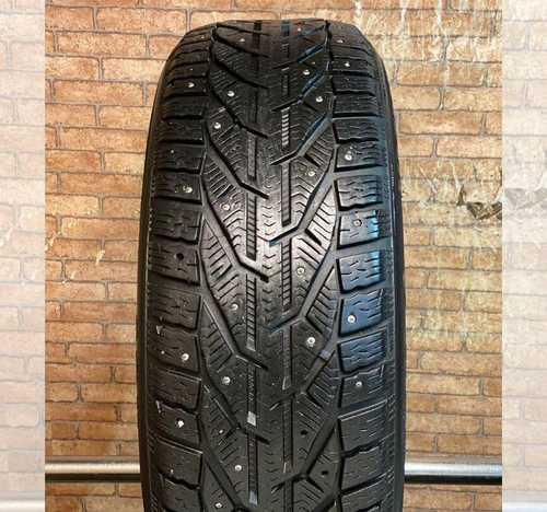 Tigar Ice 215/55 R17