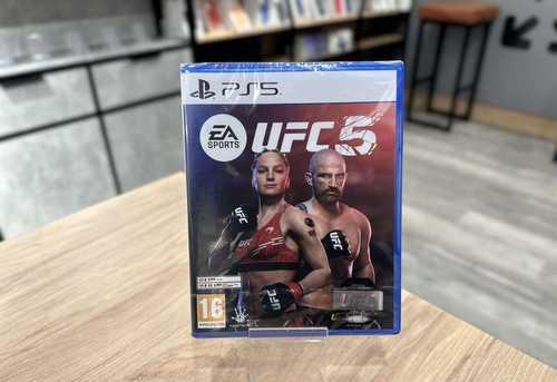 Игра UFC 5 (PS5)