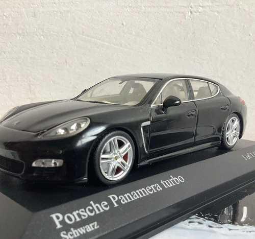 Porsche Panamera Turrbo 1:43 Minichamps