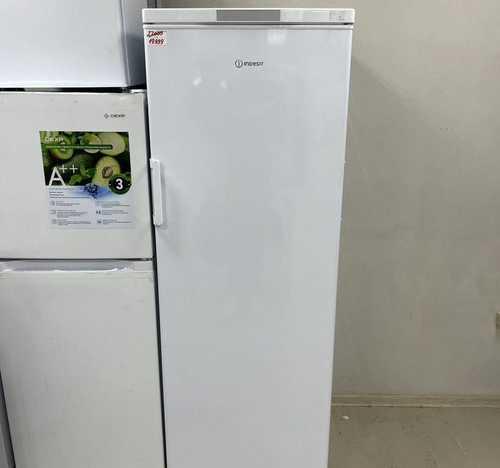 Холодильник с морозильником Indesit ITD 167 W