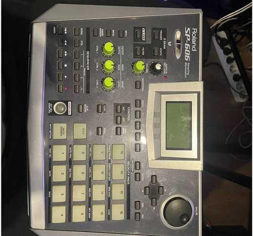 Roland sp 606