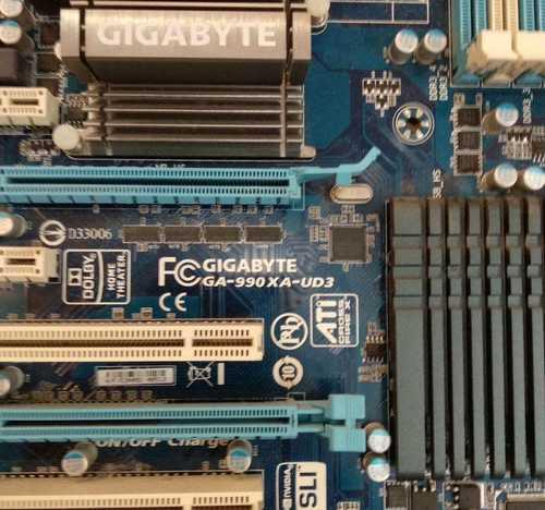 Материнская плата gigabyte ga 990xa ud3.Сокет Am3 