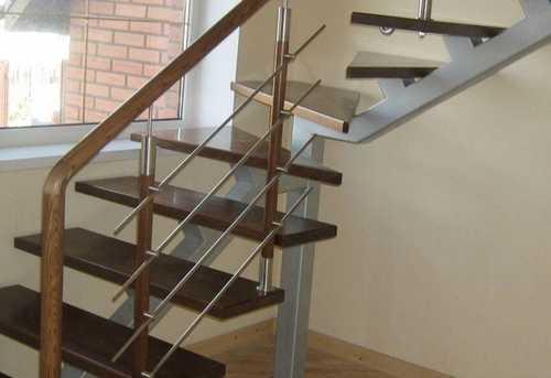 Металлический Каркас Лестницы на Ломанном Косоуре
