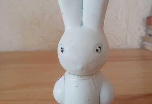 Белый зайчик, советская пластмассовая игрушка